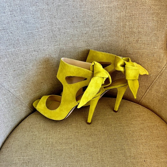 Zara | Shoes | Zara Woman Wrap Ankle Tie Strap Leather Heel Sandals ...